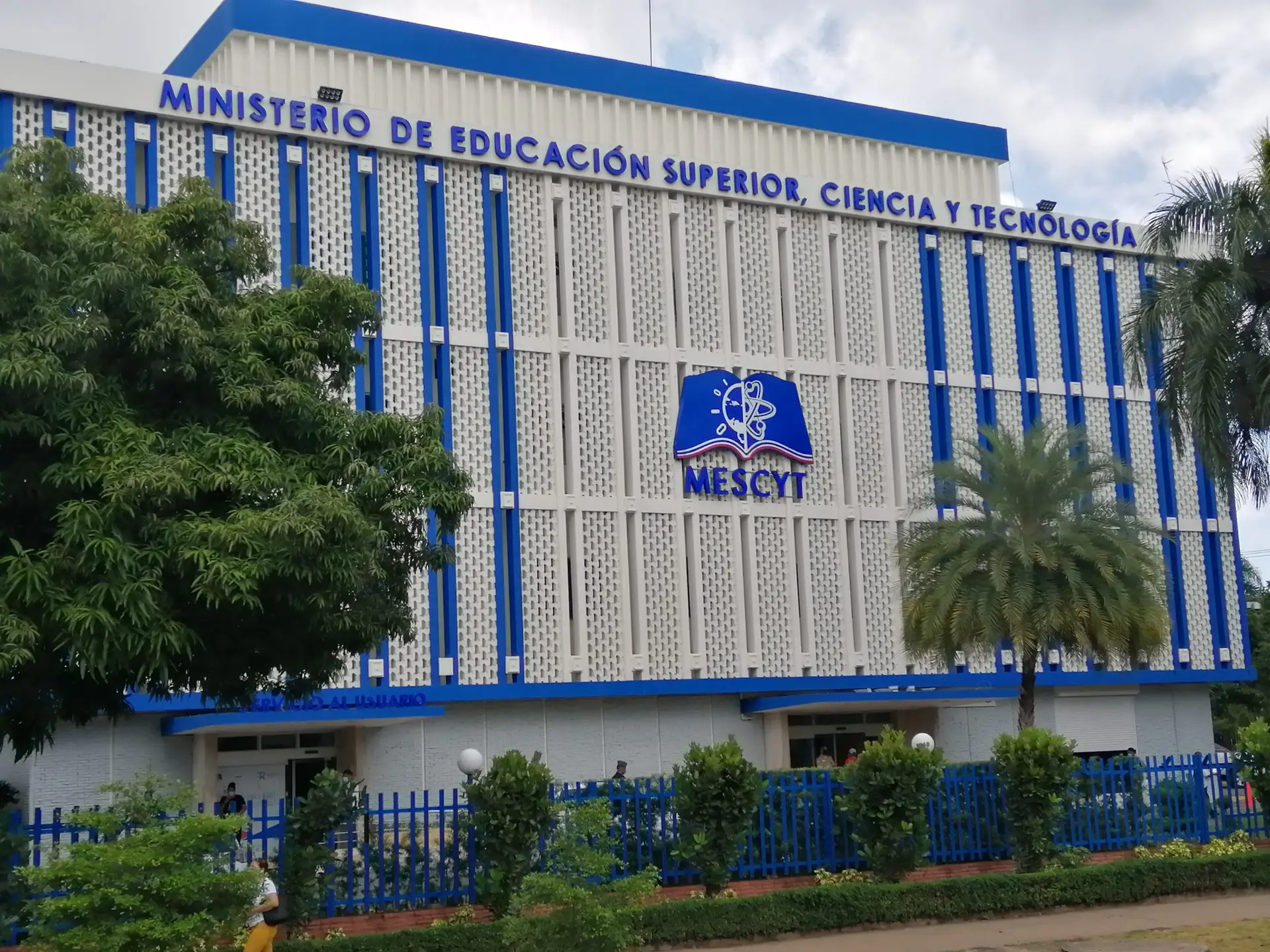 Mescyt abre convocatoria para 8,000 becas nacionales dedicada a las ...